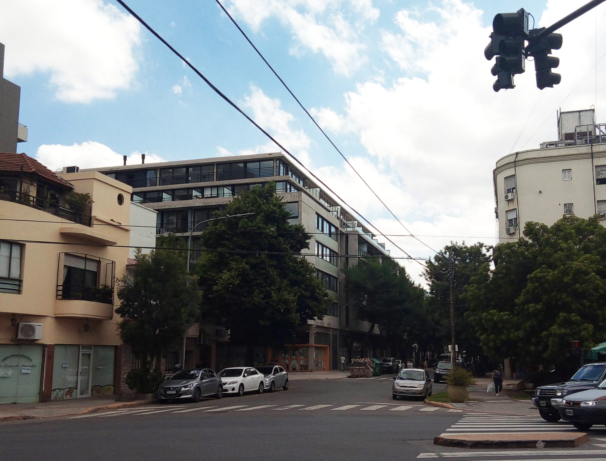 Edificio WH | Estudio Aisenson